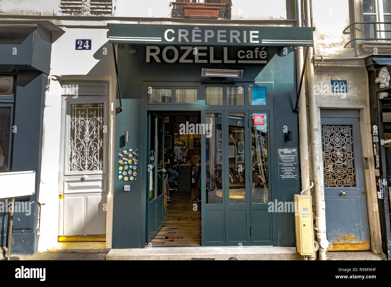 Montmartre creperie -Fotos und -Bildmaterial in hoher Auflösung – Alamy