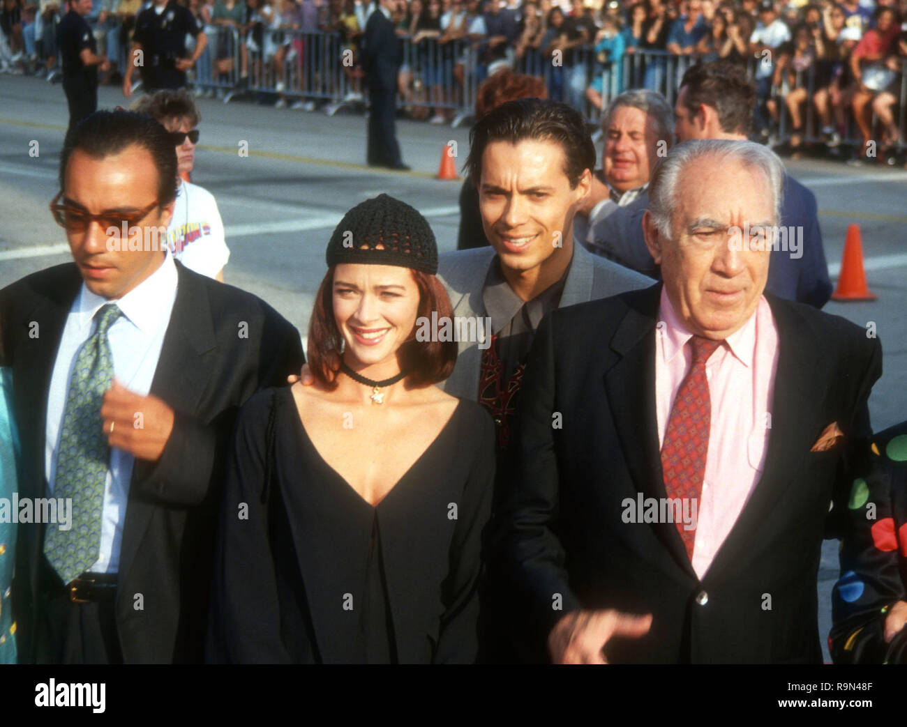Lorenzo quinn bildhauer -Fotos und -Bildmaterial in hoher Auflösung – Alamy