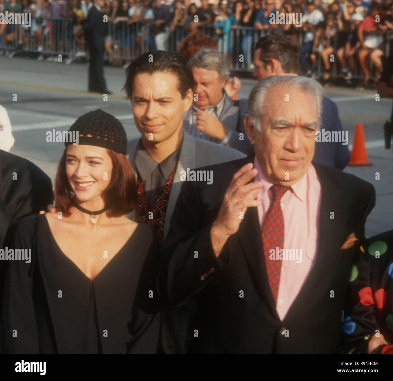 WESTWOOD, CA - 13. Juni: Schauspielerin Lauren Holly und Ehemann ...