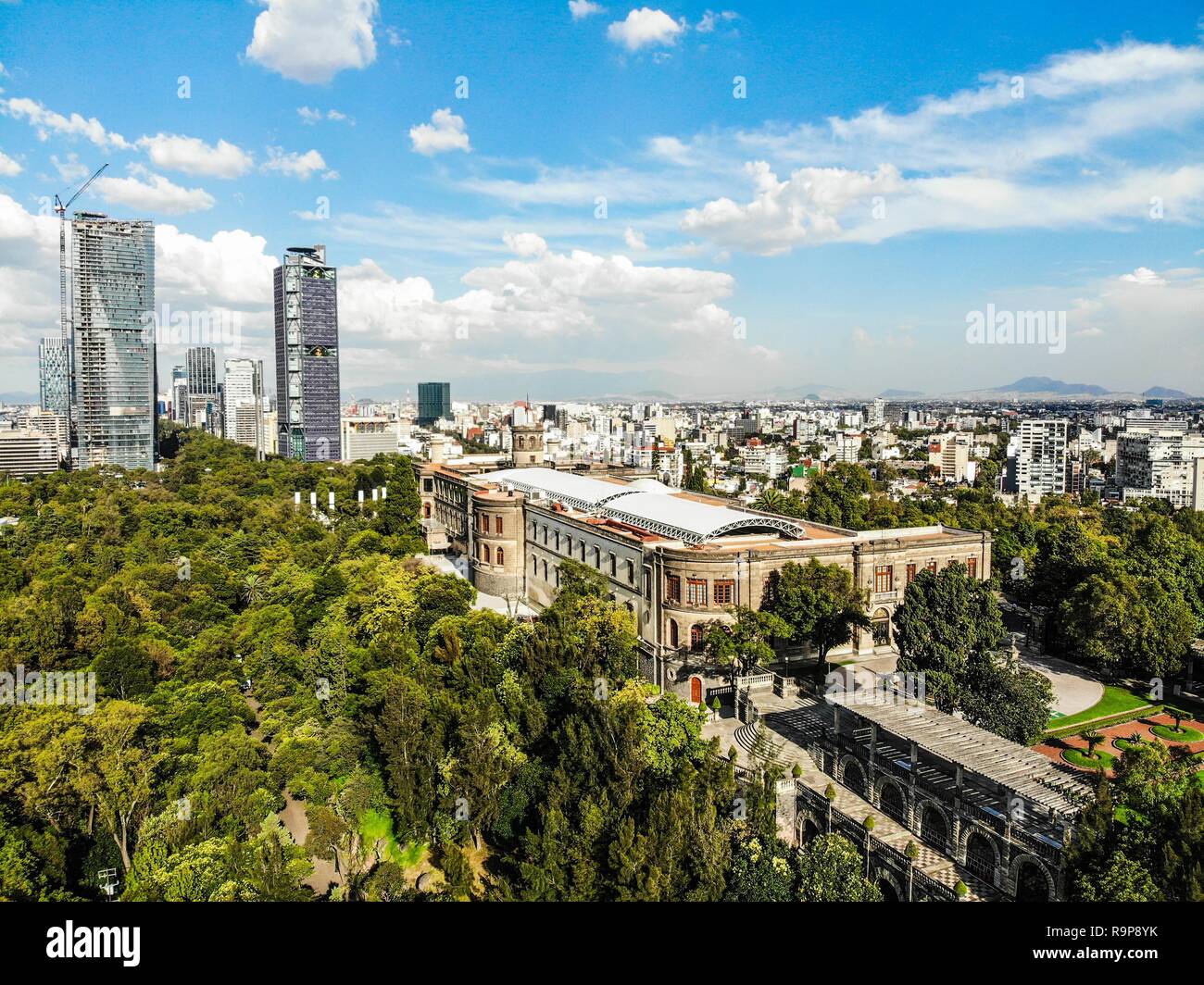 Castillo de Chapultepec. El Bosque de Chapultepec.Parque Urbano en la ...