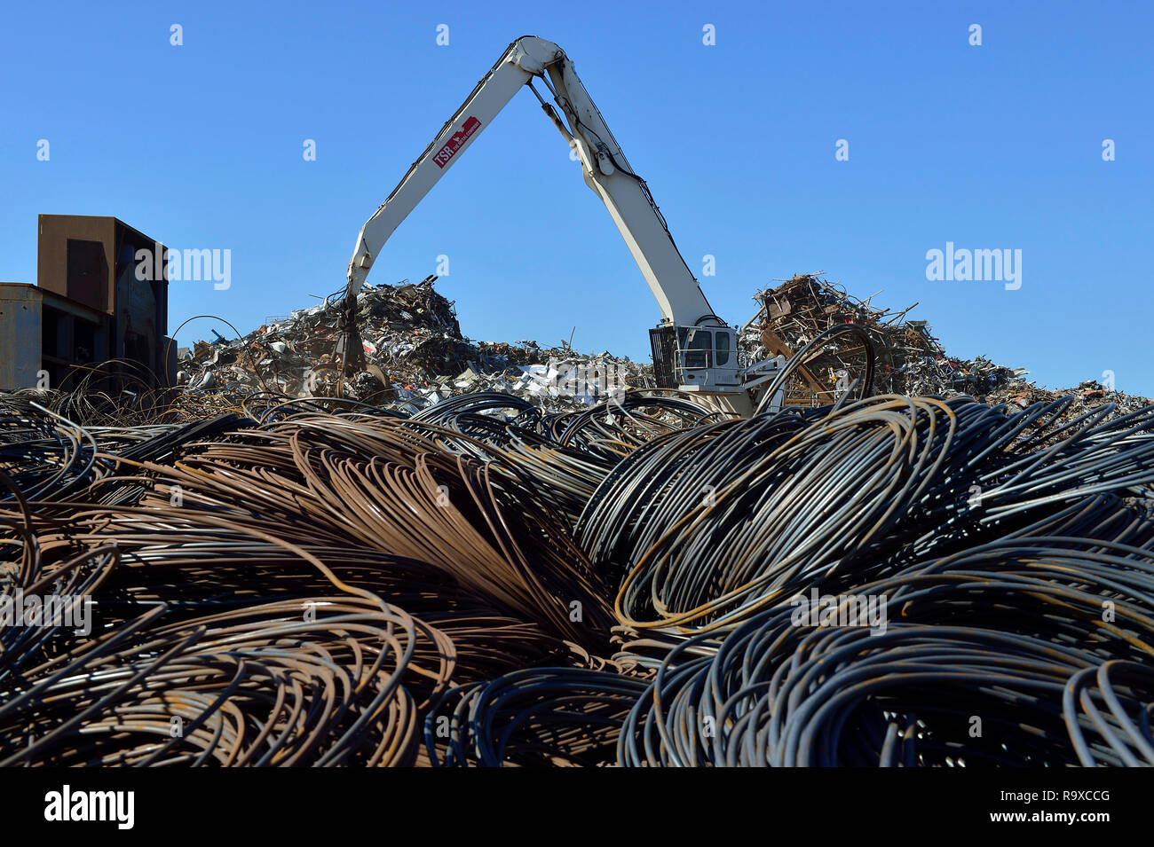 02.05.2018, Duisburg, Nordrhein-Westfalen, Deutschland. Schrottinsel im ...