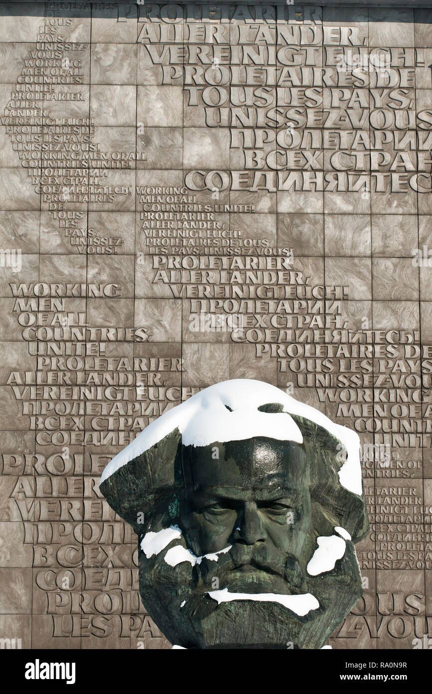 Proletarier aller länder vereinigen sich -Fotos und -Bildmaterial in ...