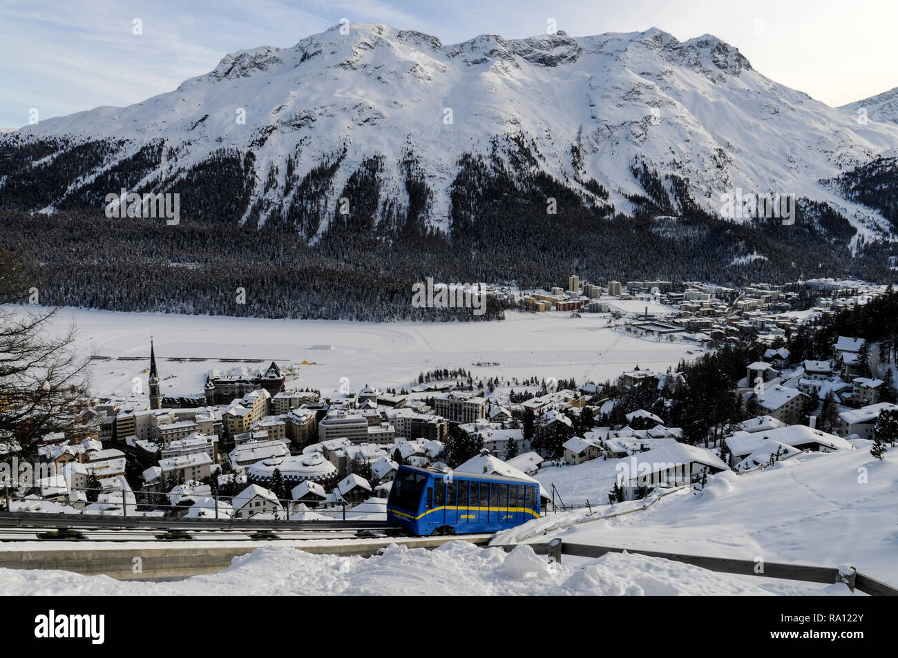 Corviglia skipisten -Fotos und -Bildmaterial in hoher Auflösung – Alamy