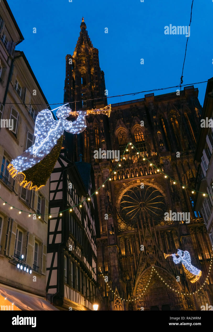 Strasbourg christmas lights -Fotos und -Bildmaterial in hoher Auflösung ...