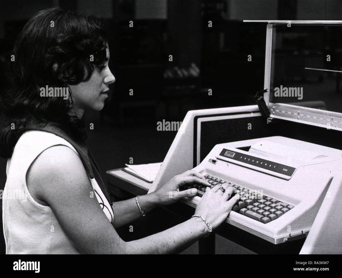 Computer terminal 1970s -Fotos und -Bildmaterial in hoher Auflösung – Alamy