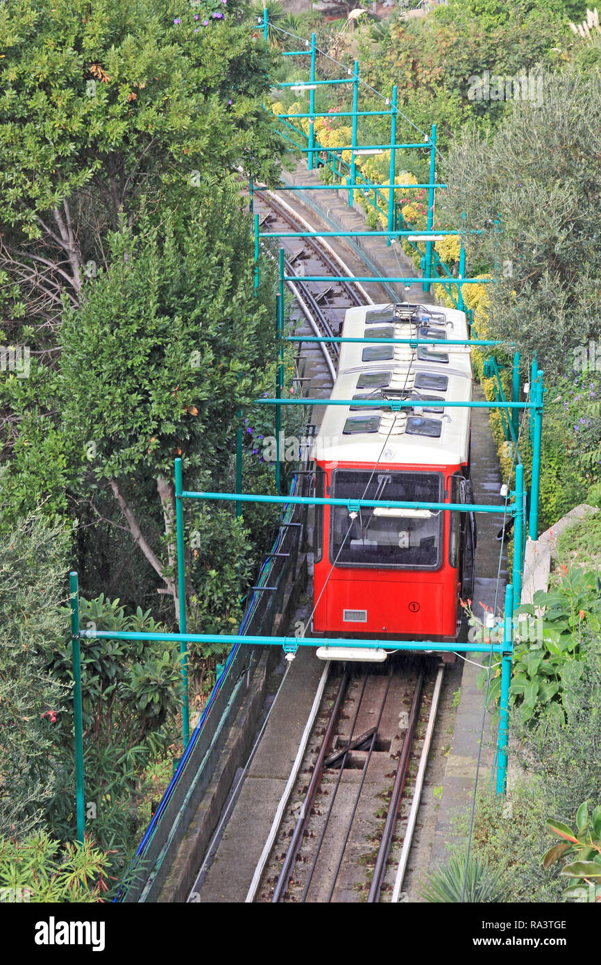 Capri standseilbahn -Fotos und -Bildmaterial in hoher Auflösung – Alamy
