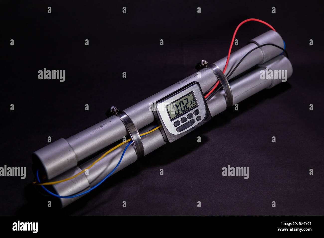 Homemade pipe bomb -Fotos und -Bildmaterial in hoher Auflösung – Alamy