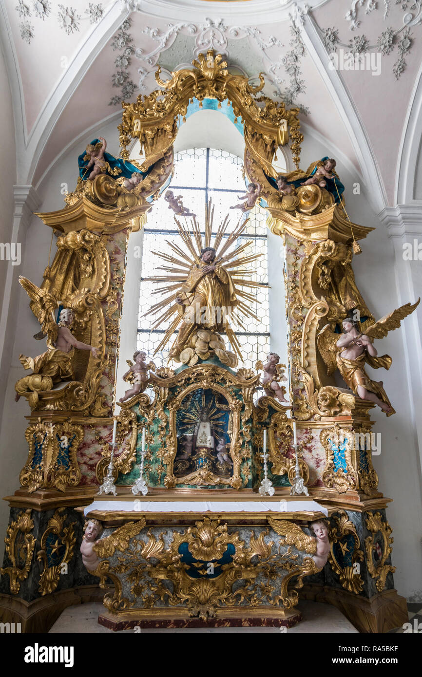 Die stiftskirche von Stift Stams, einem barocken Zisterzienserkloster ...