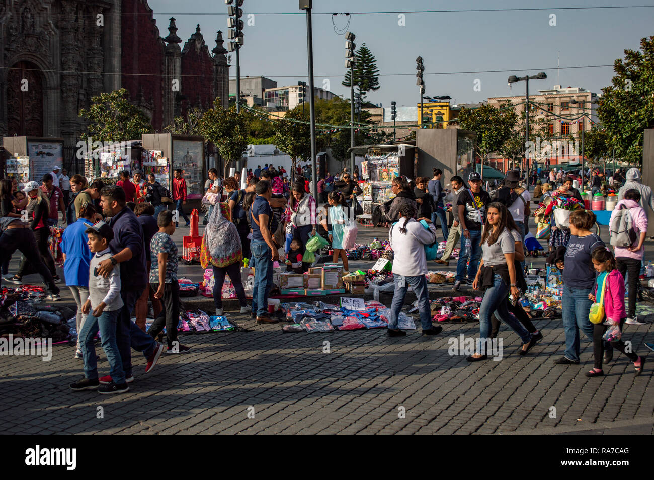 Mexiko stadt mit menschen -Fotos und -Bildmaterial in hoher Auflösung ...