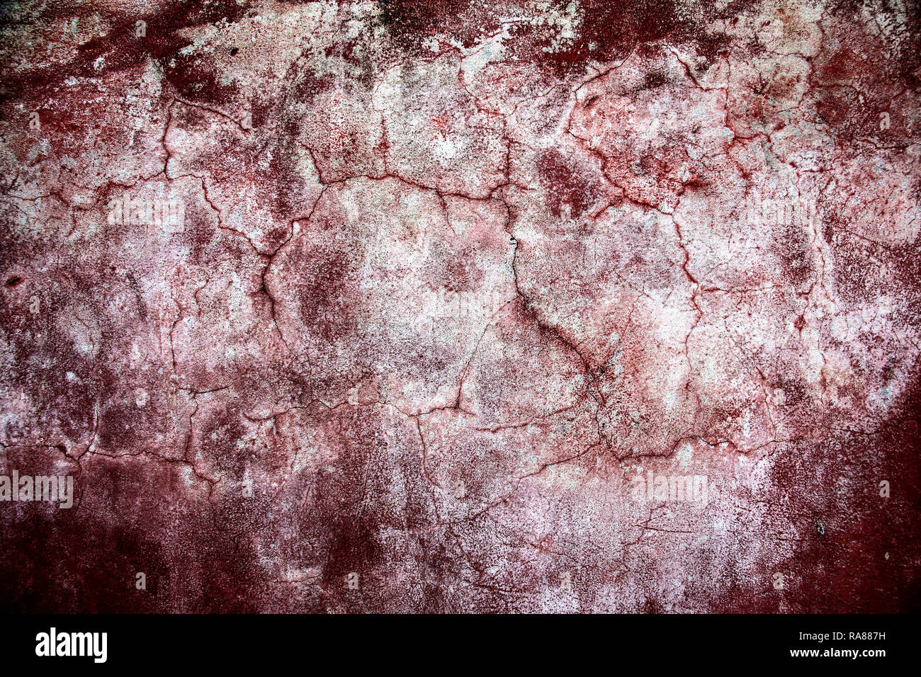 Dunkelrote wand -Fotos und -Bildmaterial in hoher Auflösung – Alamy