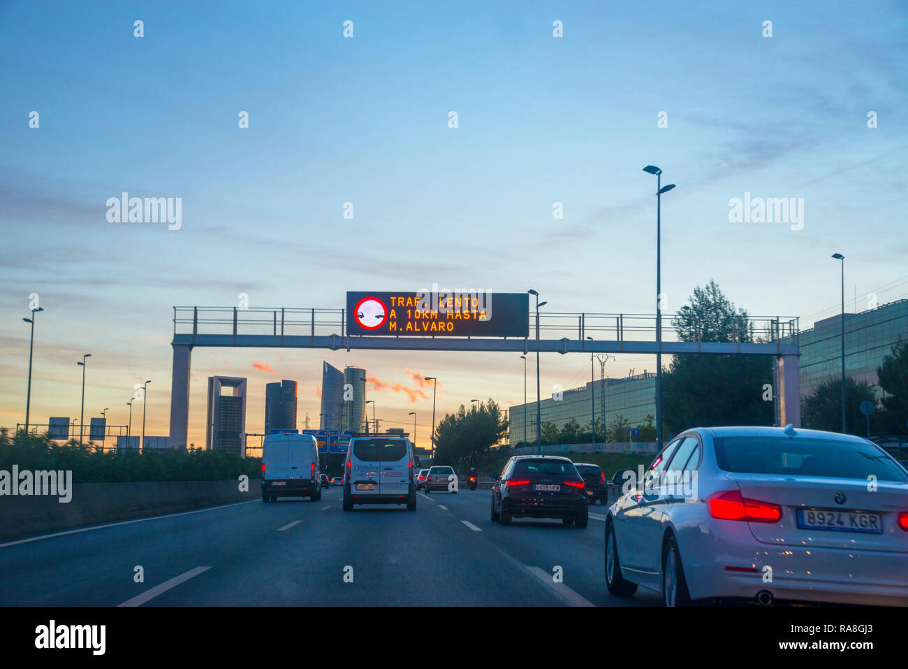 1 autobahn -Fotos und -Bildmaterial in hoher Auflösung – Alamy