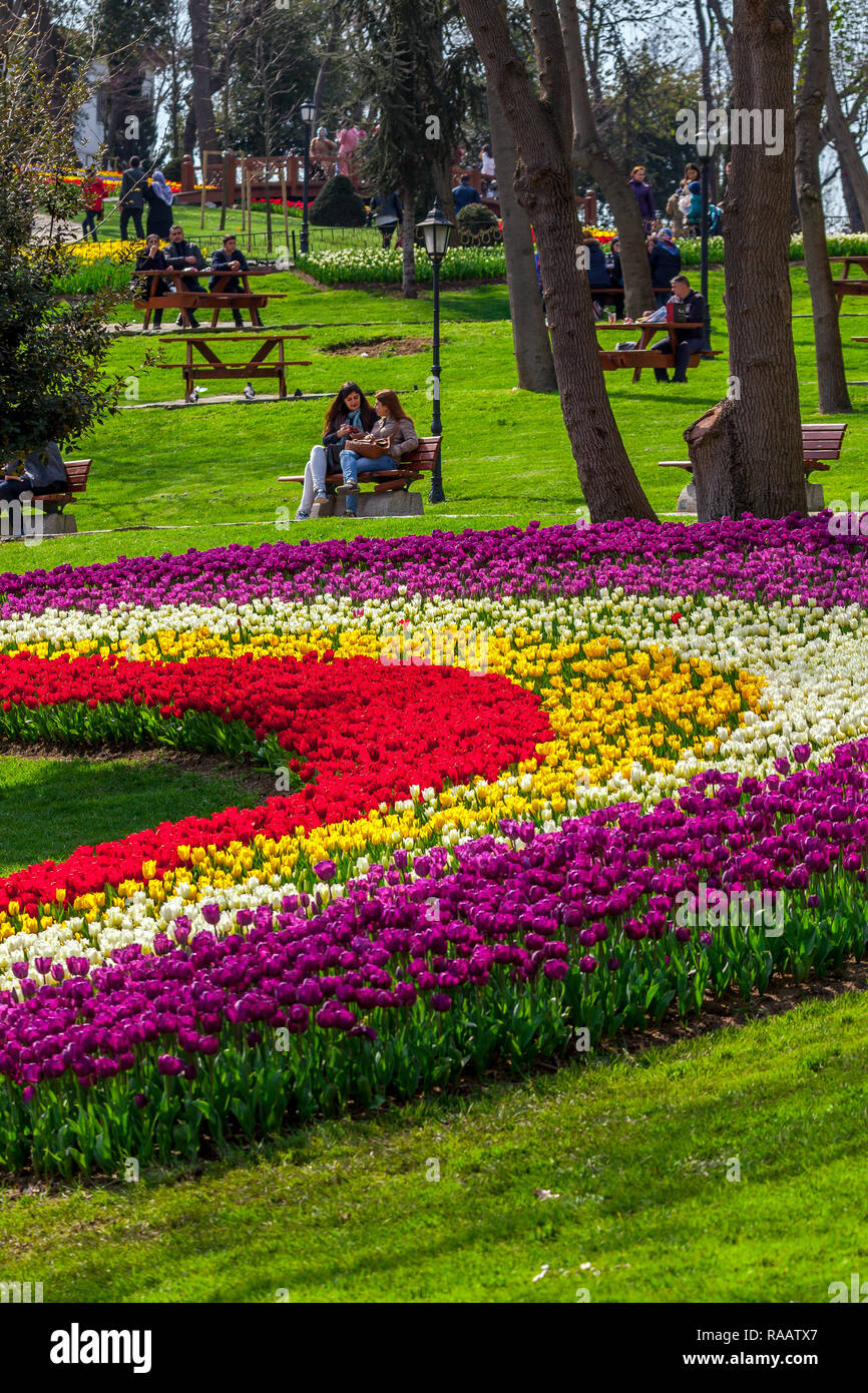 Im April die jährliche International Istanbul Tulip Festival. Die ...
