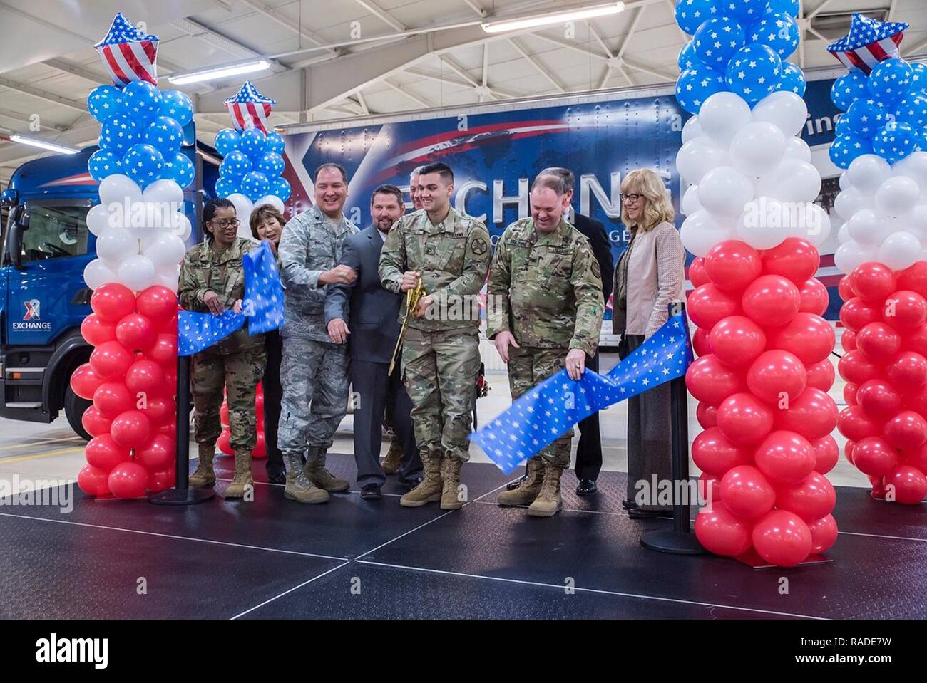 Die Army & Air Force Exchange Service und Installation Management ...