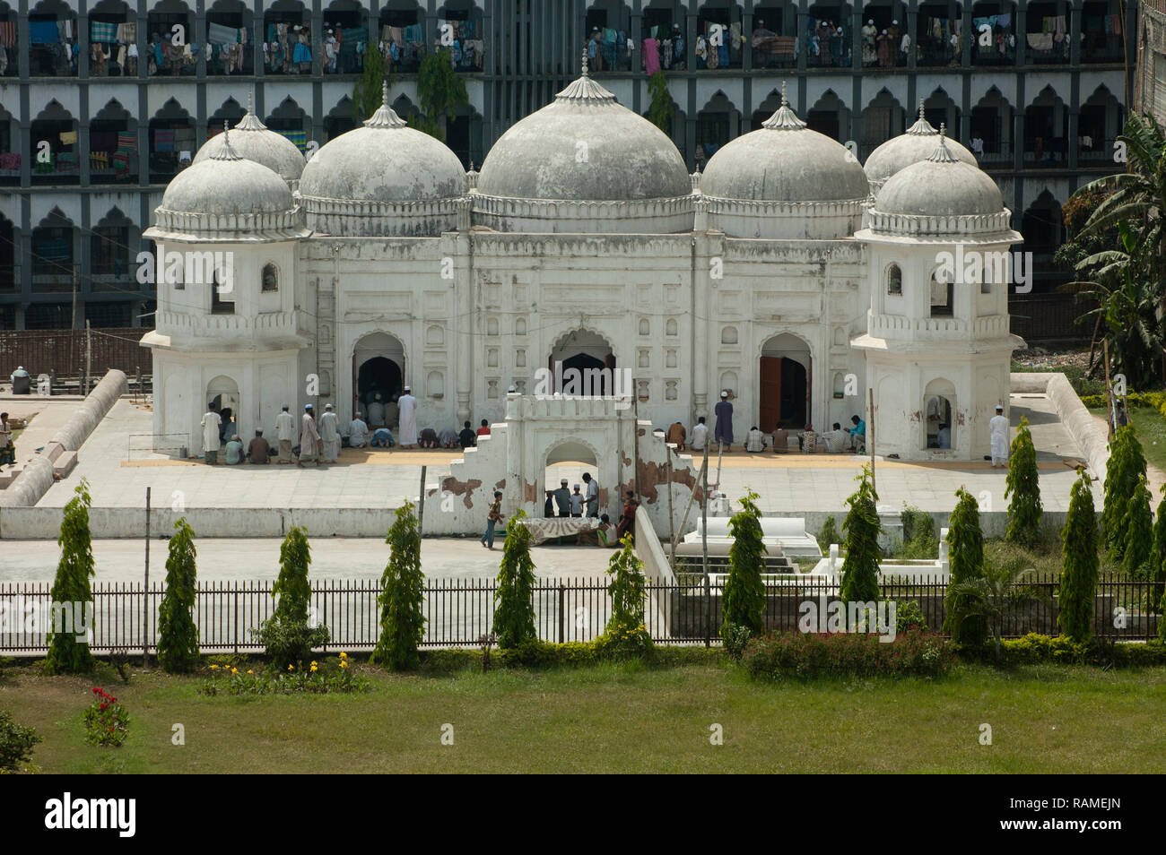 Satgumbad masjid -Fotos und -Bildmaterial in hoher Auflösung – Alamy