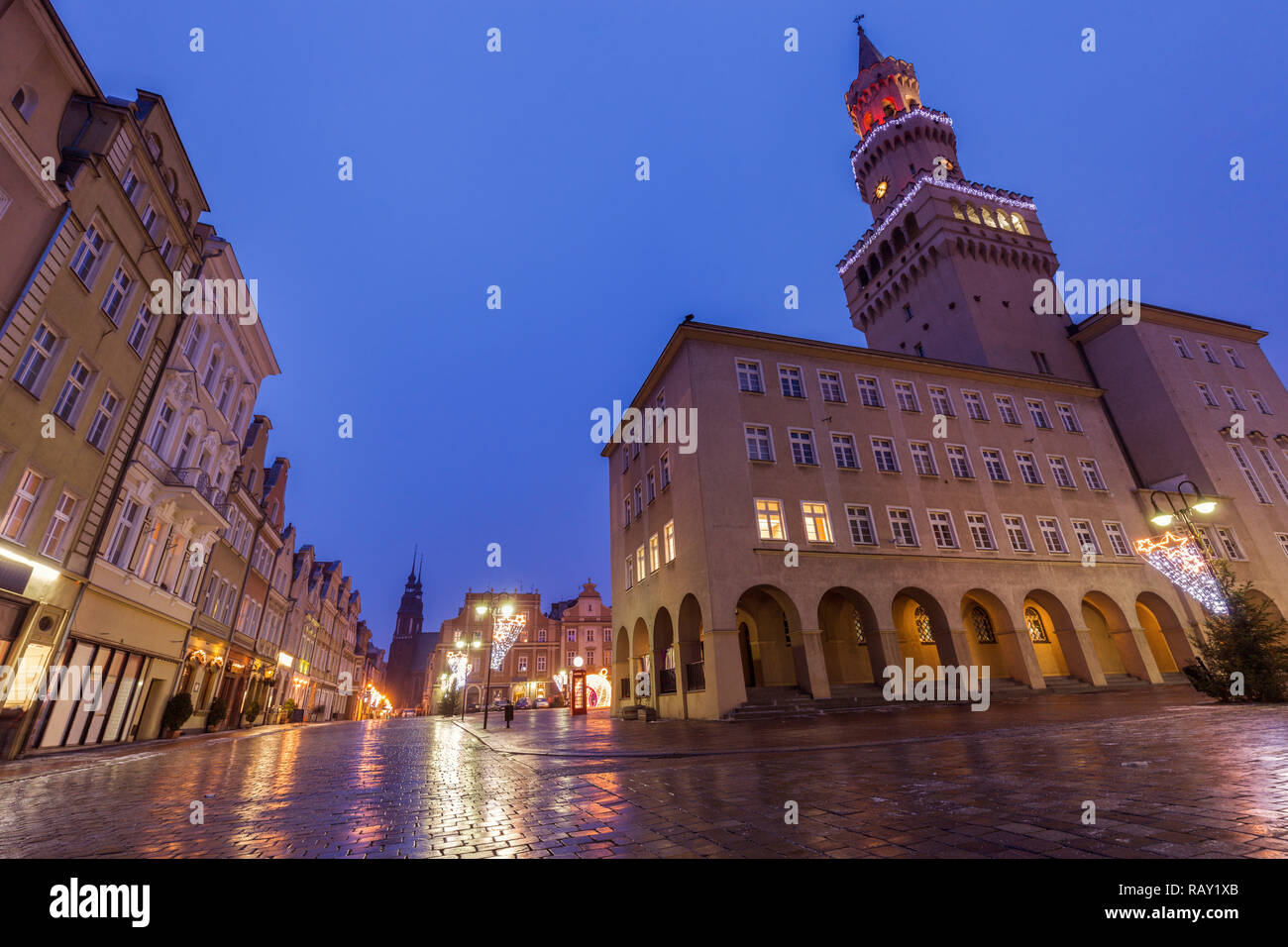 Das rathaus in opole -Fotos und -Bildmaterial in hoher Auflösung – Alamy