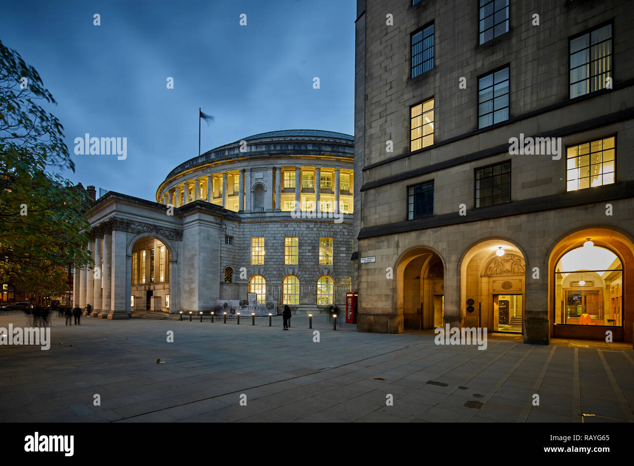 Manchester center bei nacht -Fotos und -Bildmaterial in hoher Auflösung ...