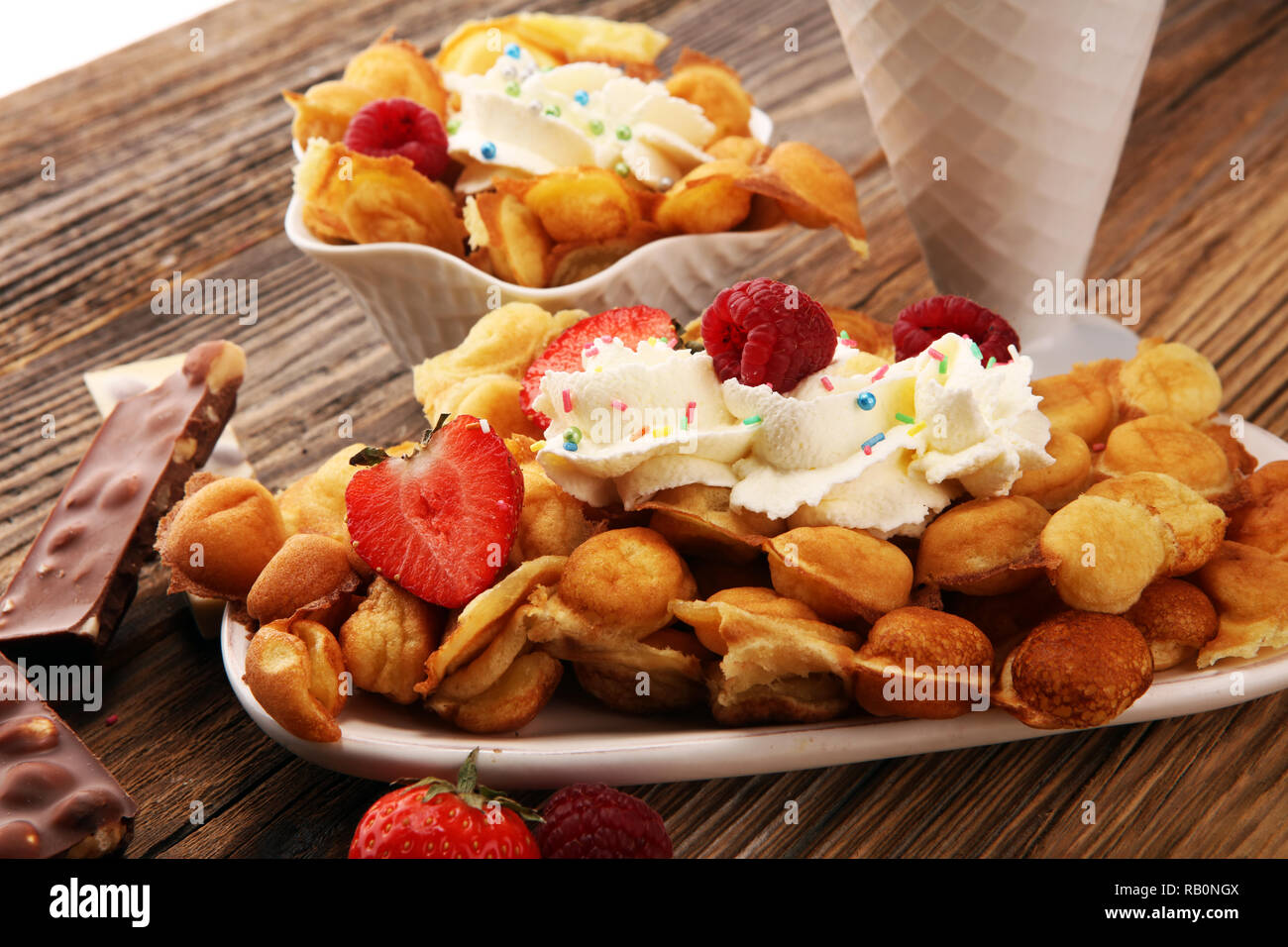 Hong Kong Stil ei Waffel. bubble Waffel mit eisbecher Eis und Früchte ...