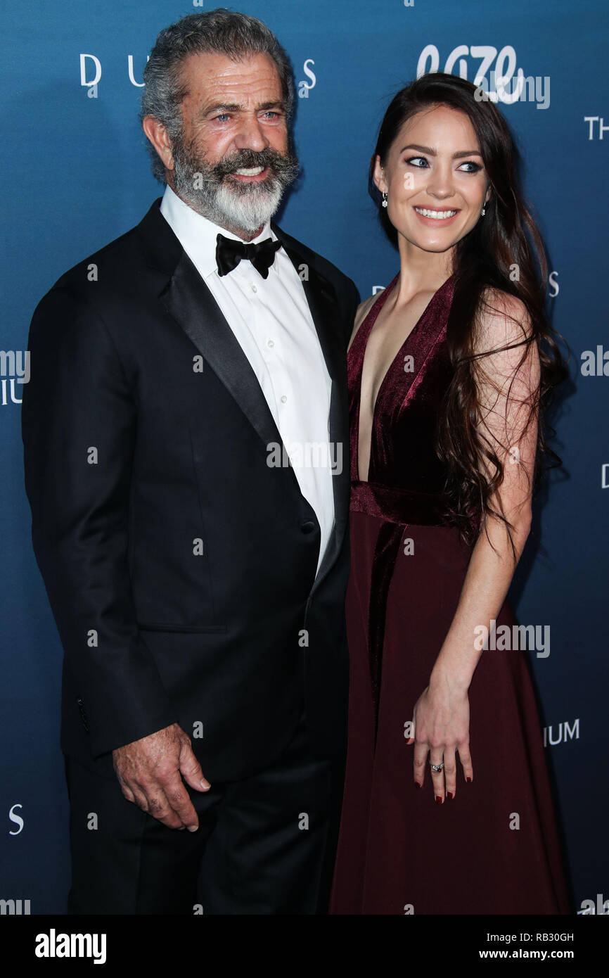 LOS ANGELES, USA - Januar 05: Schauspieler Mel Gibson und Frau Rosalind Ross kommen in der Kunst ...