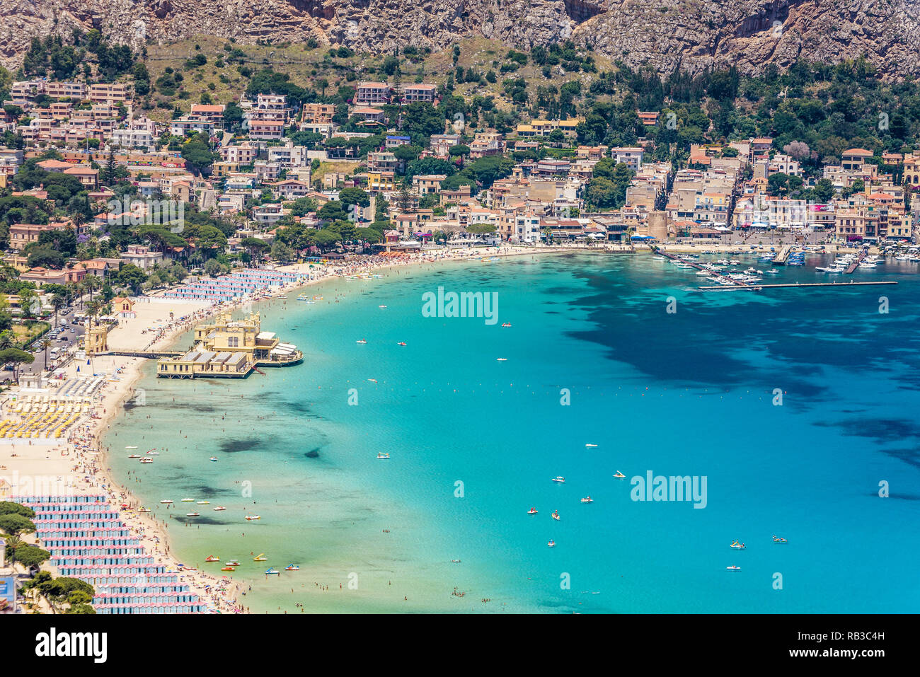 Mondello Beach Resort Sicily Stockfotos und -bilder Kaufen - Alamy