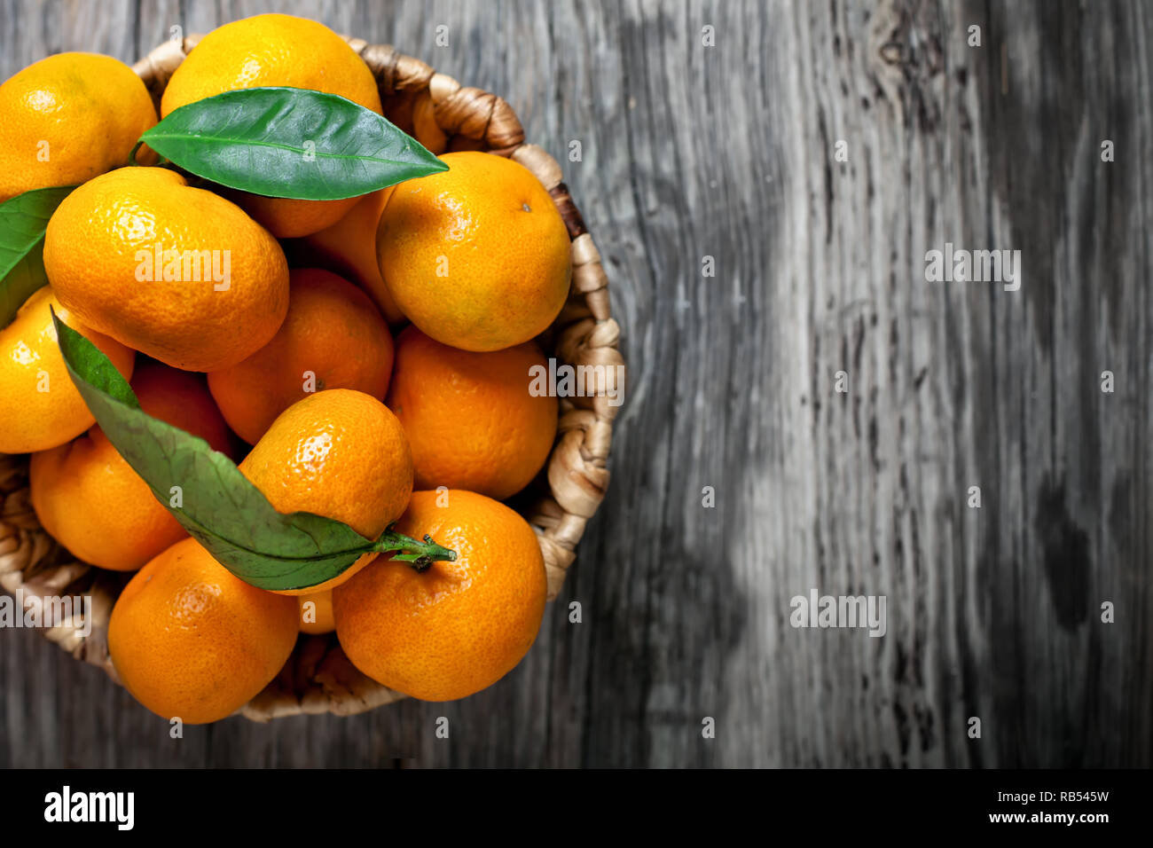 Mandarinen Mit Blatt Stockfotos und -bilder Kaufen - Alamy