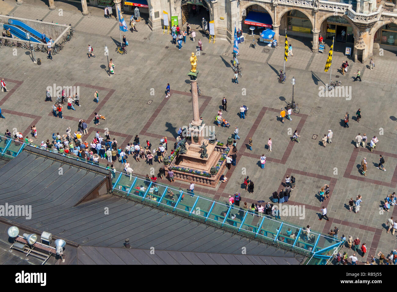 Großes Luftbild der Maria Square (Marienplatz), eine beliebte ... Großes Luftbild der Maria Square (Marienplatz), eine beliebte ...