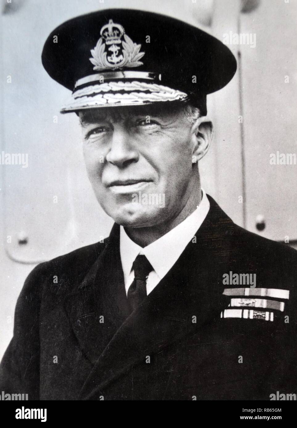 Wwii royal navy commander -Fotos und -Bildmaterial in hoher Auflösung ...
