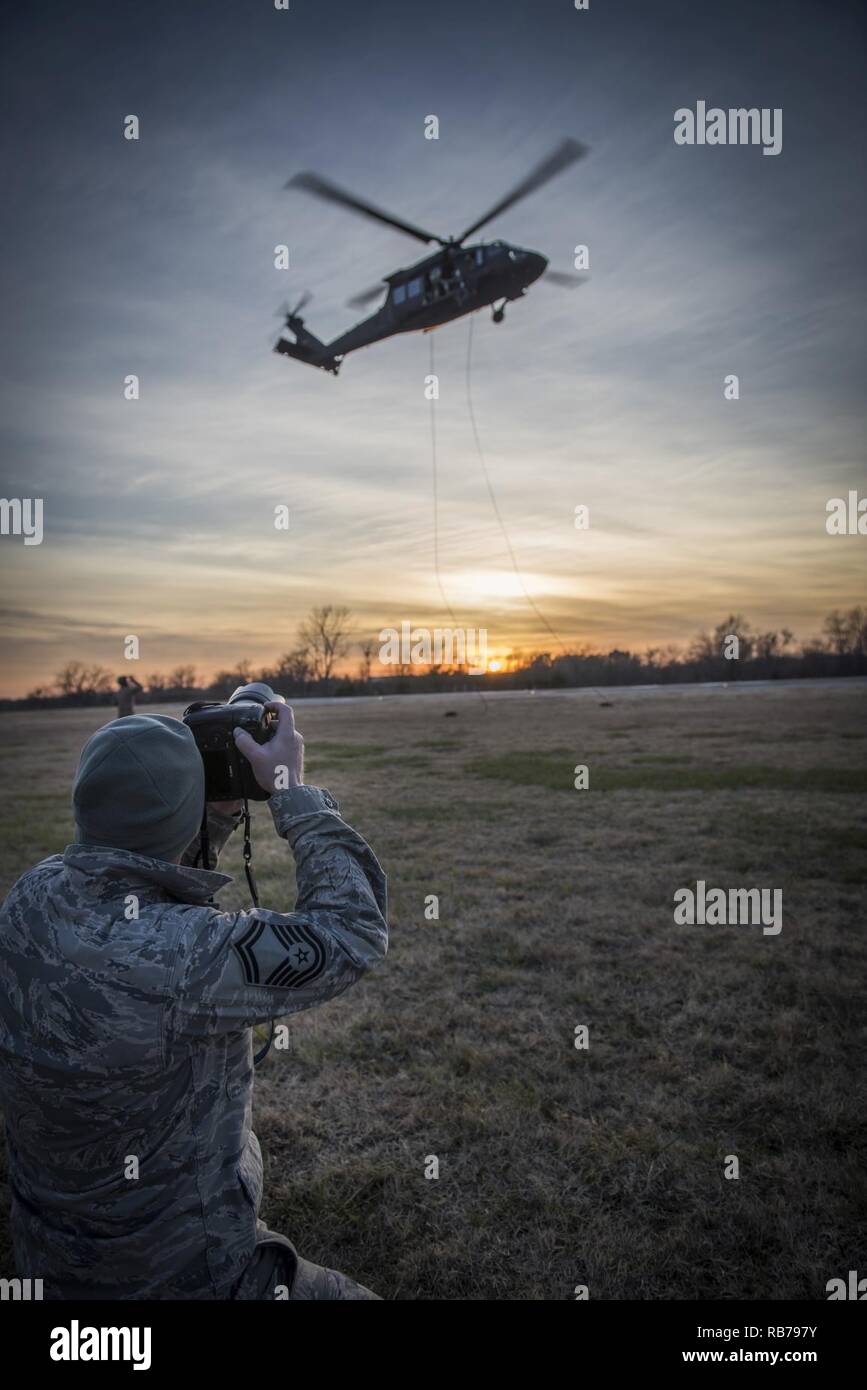 Us Air National Guard Flieger aus der 138. und 137 Sicherheitskräfte, Oklahoma Air National ...