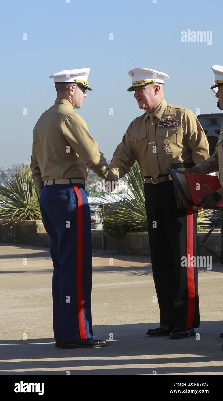 Allgemein Glenn M. Walters, Stellvertretender Kommandant des Marine ...