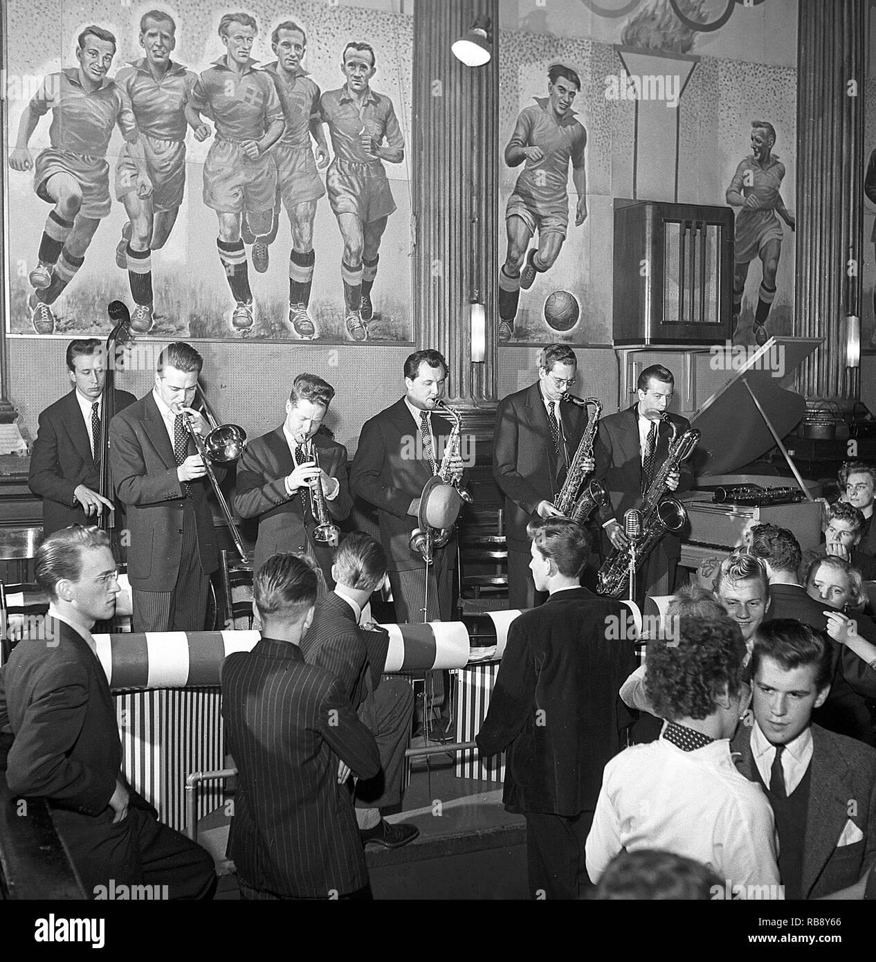 1950s fifties band music -Fotos und -Bildmaterial in hoher Auflösung ...