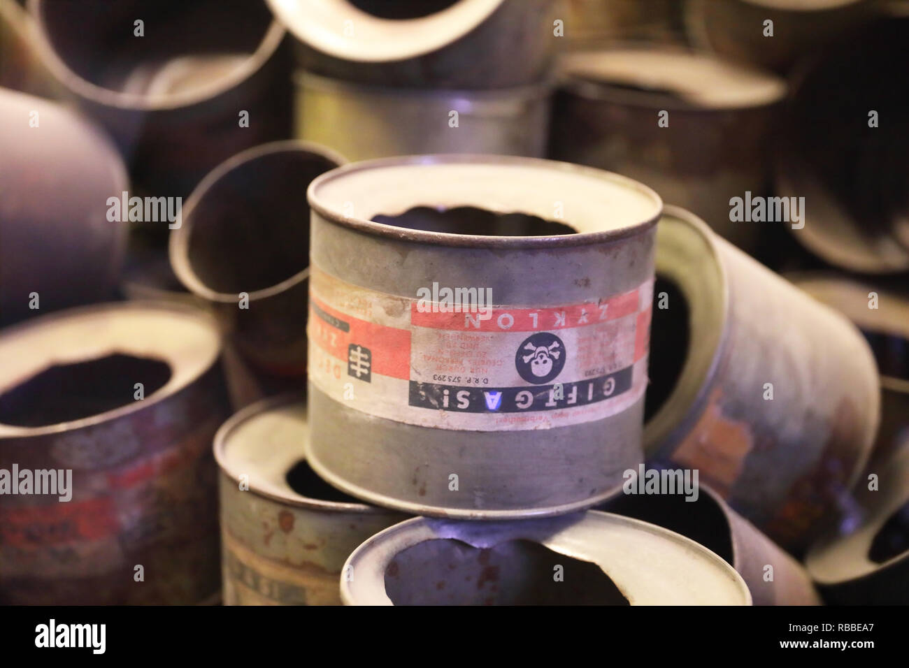 Zyklon b -Fotos und -Bildmaterial in hoher Auflösung – Alamy
