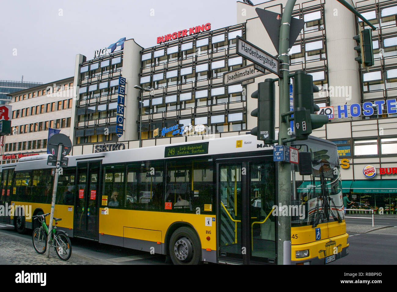 Bvg bus -Fotos und -Bildmaterial in hoher Auflösung – Alamy