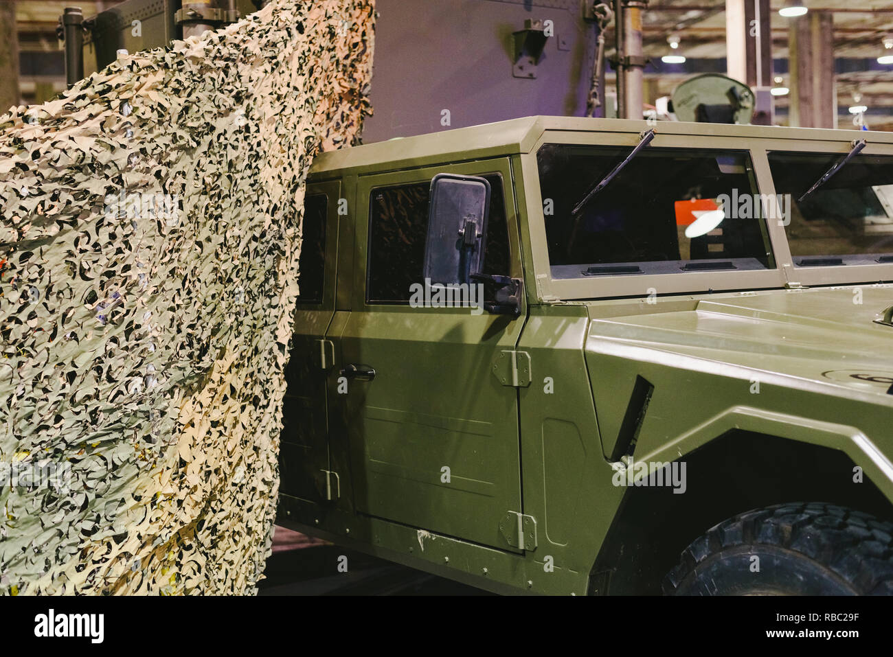 Panzer im wald tarnung -Fotos und -Bildmaterial in hoher Auflösung – Alamy