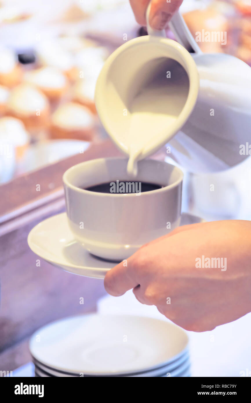 Kaffeebar treffen -Fotos und -Bildmaterial in hoher Auflösung – Alamy