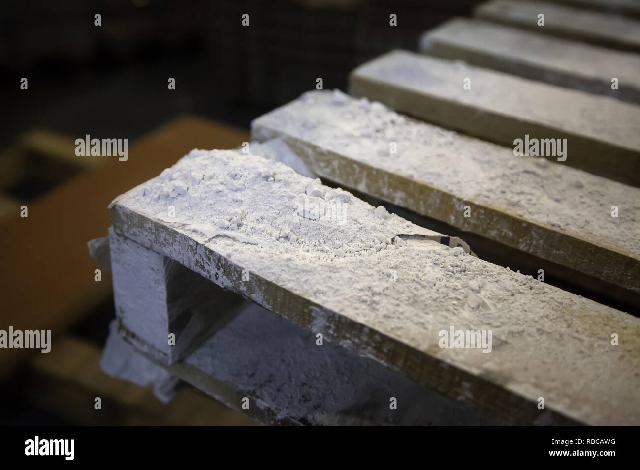 Gips waschen -Fotos und -Bildmaterial in hoher Auflösung – Alamy