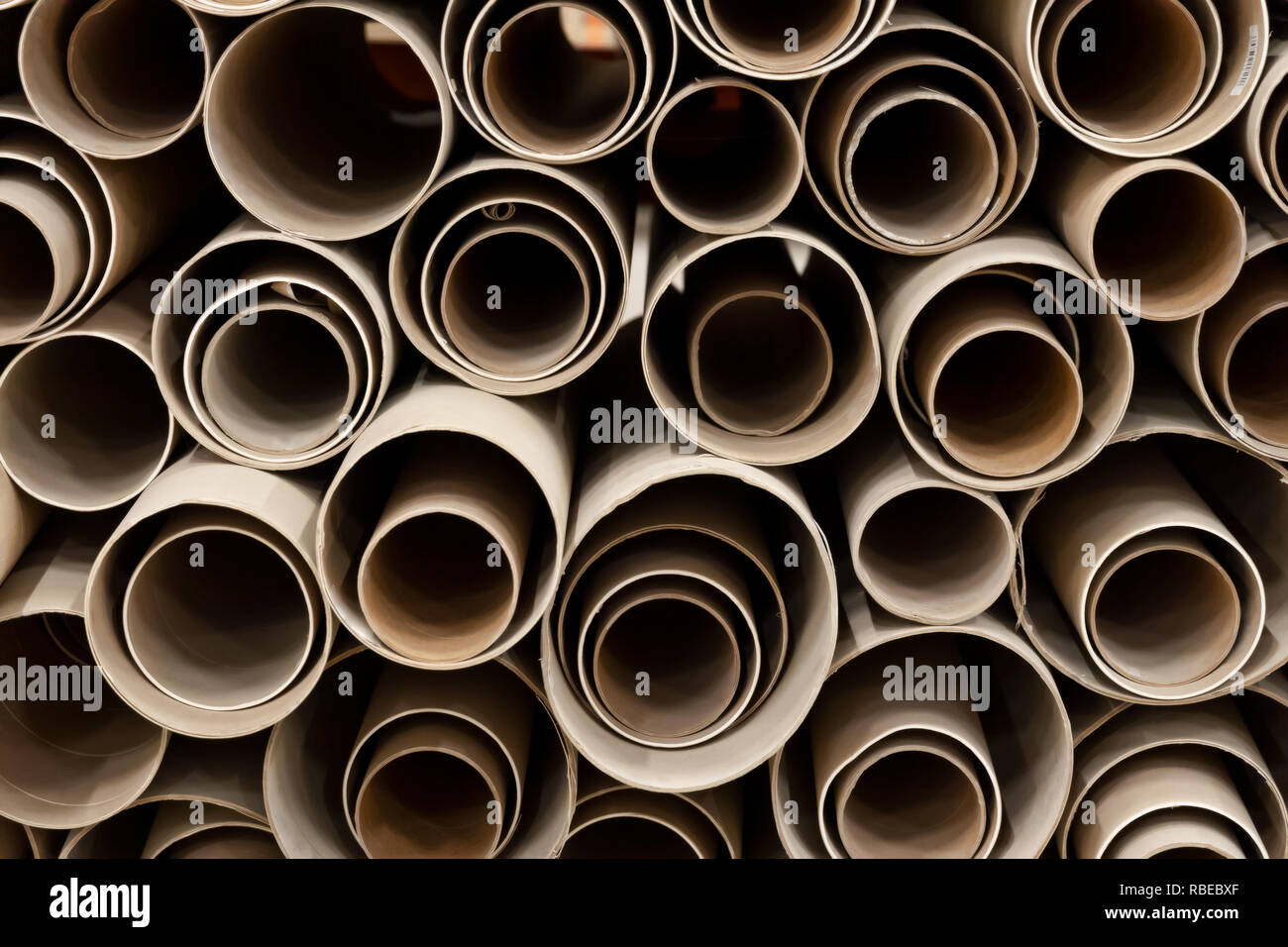 Cardboard tubes -Fotos und -Bildmaterial in hoher Auflösung – Alamy