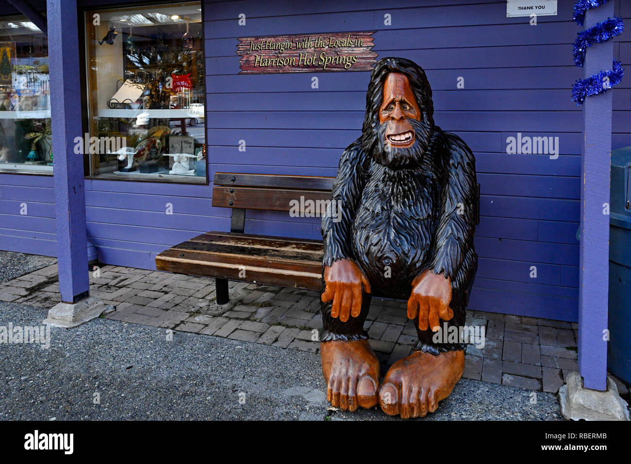 Geschnitzte holz sasquatch bank harrison hot springs britisch kolumbien ...