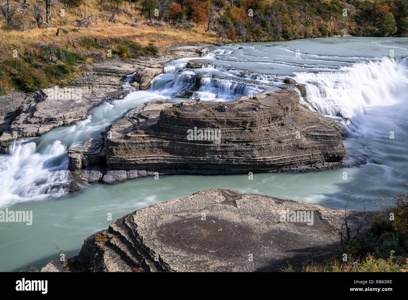 Cascada del rio paine -Fotos und -Bildmaterial in hoher Auflösung – Alamy