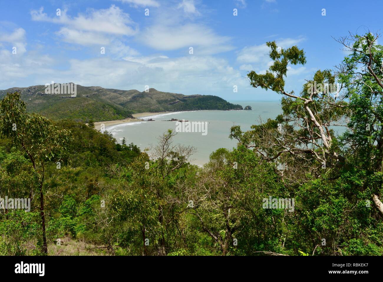 Berge Strand Strand Stockfotos und -bilder Kaufen - Alamy