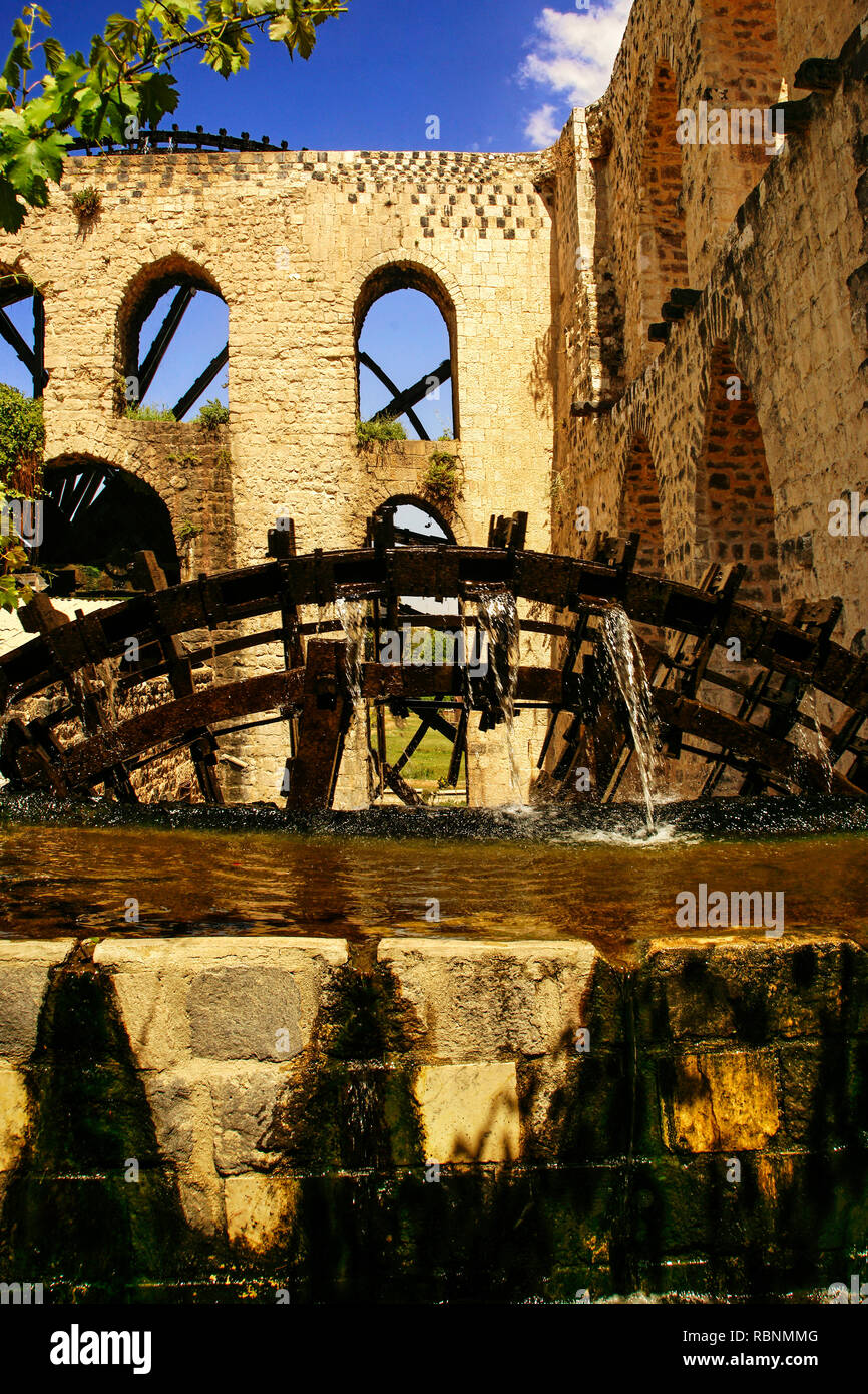 Hama waterwheel noria syria -Fotos und -Bildmaterial in hoher Auflösung ...