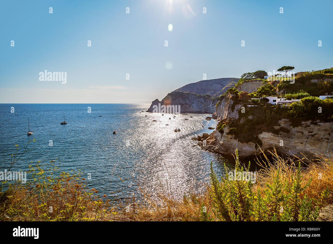Reisen in Italien, Insel Ischia, Neapel. Berühmte Sehenswürdigkeiten ...