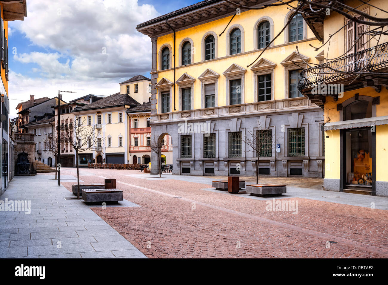 Bellinzona town -Fotos und -Bildmaterial in hoher Auflösung – Alamy