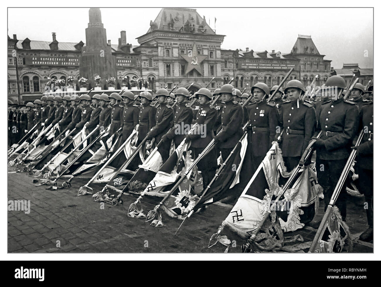 Soldaten Mit Banner Stockfotos und -bilder Kaufen - Alamy