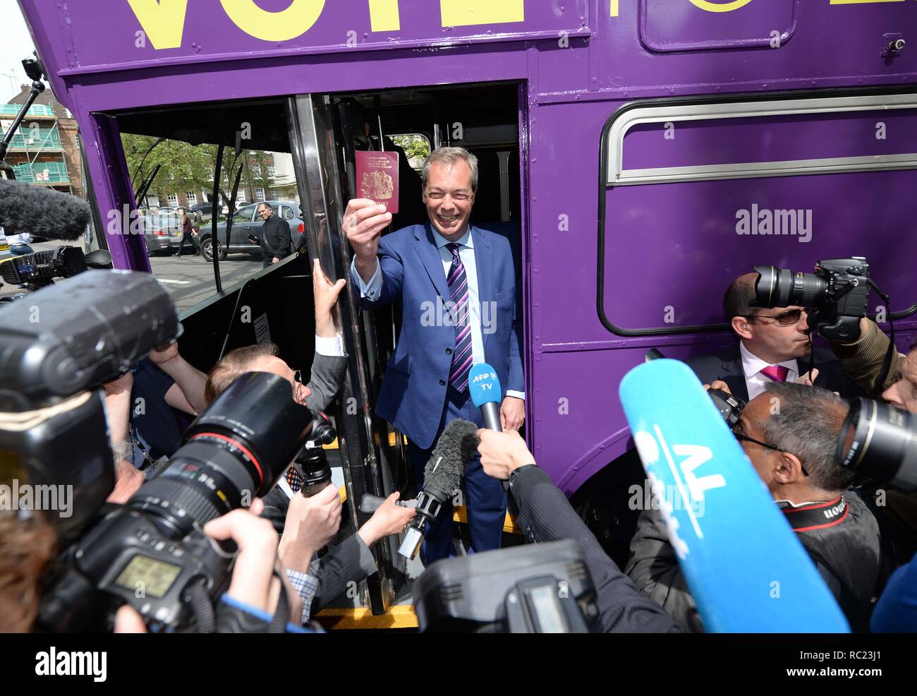 UKIP Leader Nigel Farage und anderen führenden UKIP Zahlen bei einem ...
