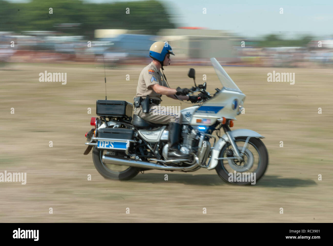 Polizei uniform motorrad -Fotos und -Bildmaterial in hoher Auflösung ...
