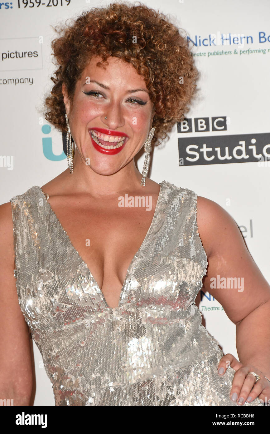 Charlie covell -Fotos und -Bildmaterial in hoher Auflösung – Alamy