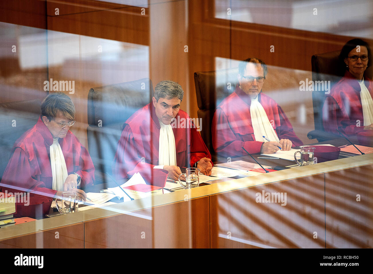 15 Januar 2019, Baden-Württemberg, Karlsruhe: Susanne Baer (L-R ...