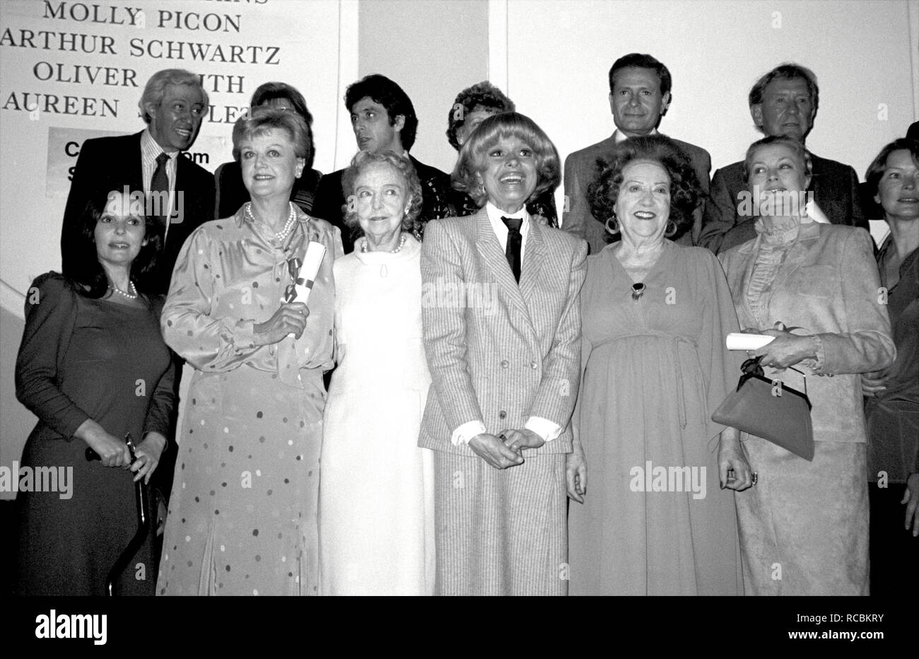 Foto *** Carol Channing hat sich bei 97 Adolph Green, Betty Comden, Al ...