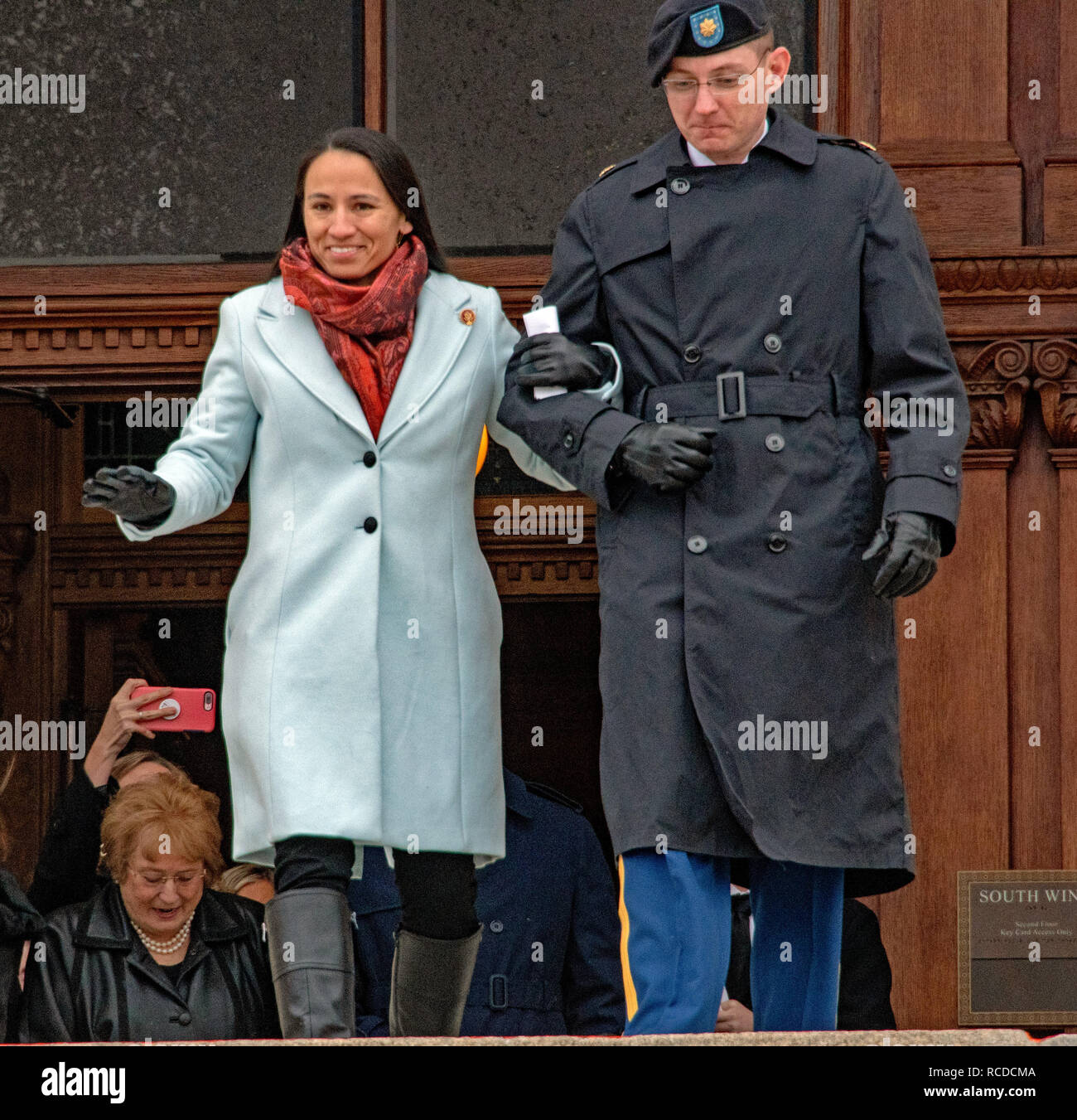 Kongressabgeordnete sharice davids -Fotos und -Bildmaterial in hoher ...