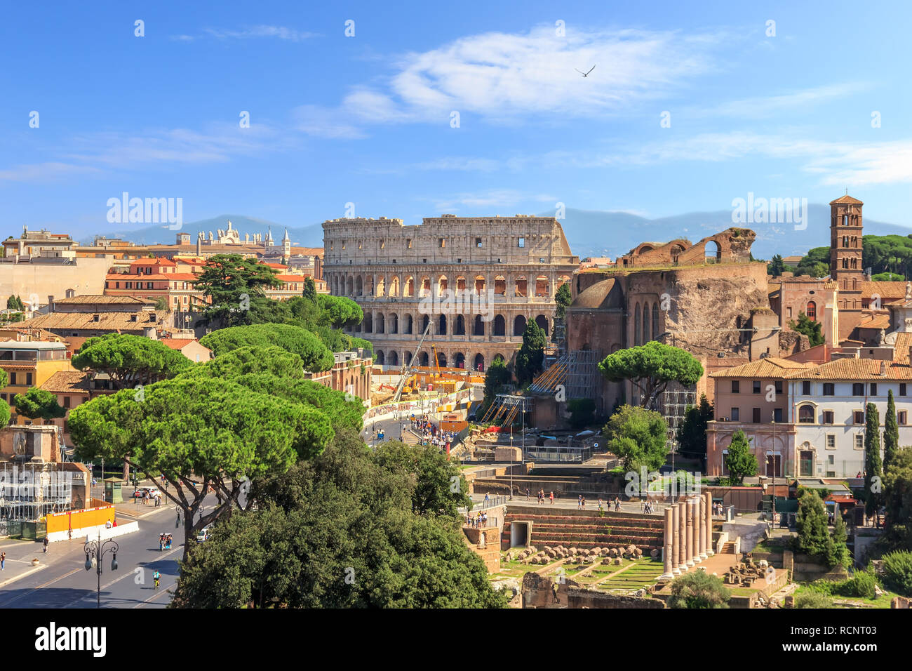 Kolosseum und Forum Romanum Blick von der Altar des Vaterlandes, Rom ...