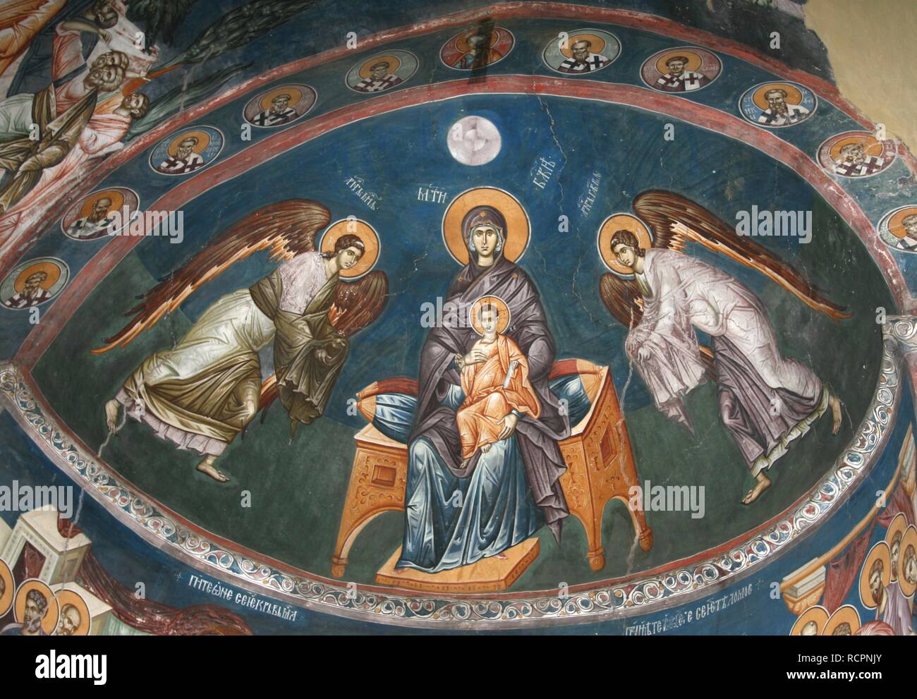 Die Jungfrau THRONT mit Christus Emmanuel mit Erzengel Michael und Gabriel. Museum: Patriarchat ...